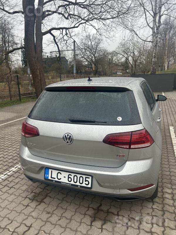 Grey Volkswagen Golf 2018 in Riga, with an engine capacity of 1.60 L and mileage of 216 thousand km for 7000 €, photo 5 on AUTOMOTO.COM.LV