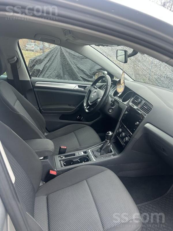 Grey Volkswagen Golf 2018 in Riga, with an engine capacity of 1.60 L and mileage of 216 thousand km for 7000 €, photo 7 on AUTOMOTO.COM.LV