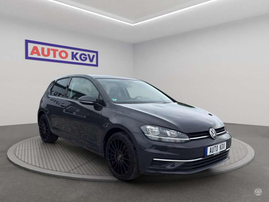 Grey Volkswagen Golf 2018 in Kaunas, with an engine capacity of 1.40 L and mileage of 176 thousand km for 9499 €, photo 8 on AUTOMOTO.COM.LV