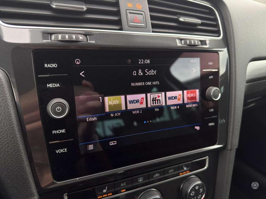 Grey Volkswagen Golf 2018 in Kaunas, with an engine capacity of 1.40 L and mileage of 176 thousand km for 9499 €, photo 17 on AUTOMOTO.COM.LV