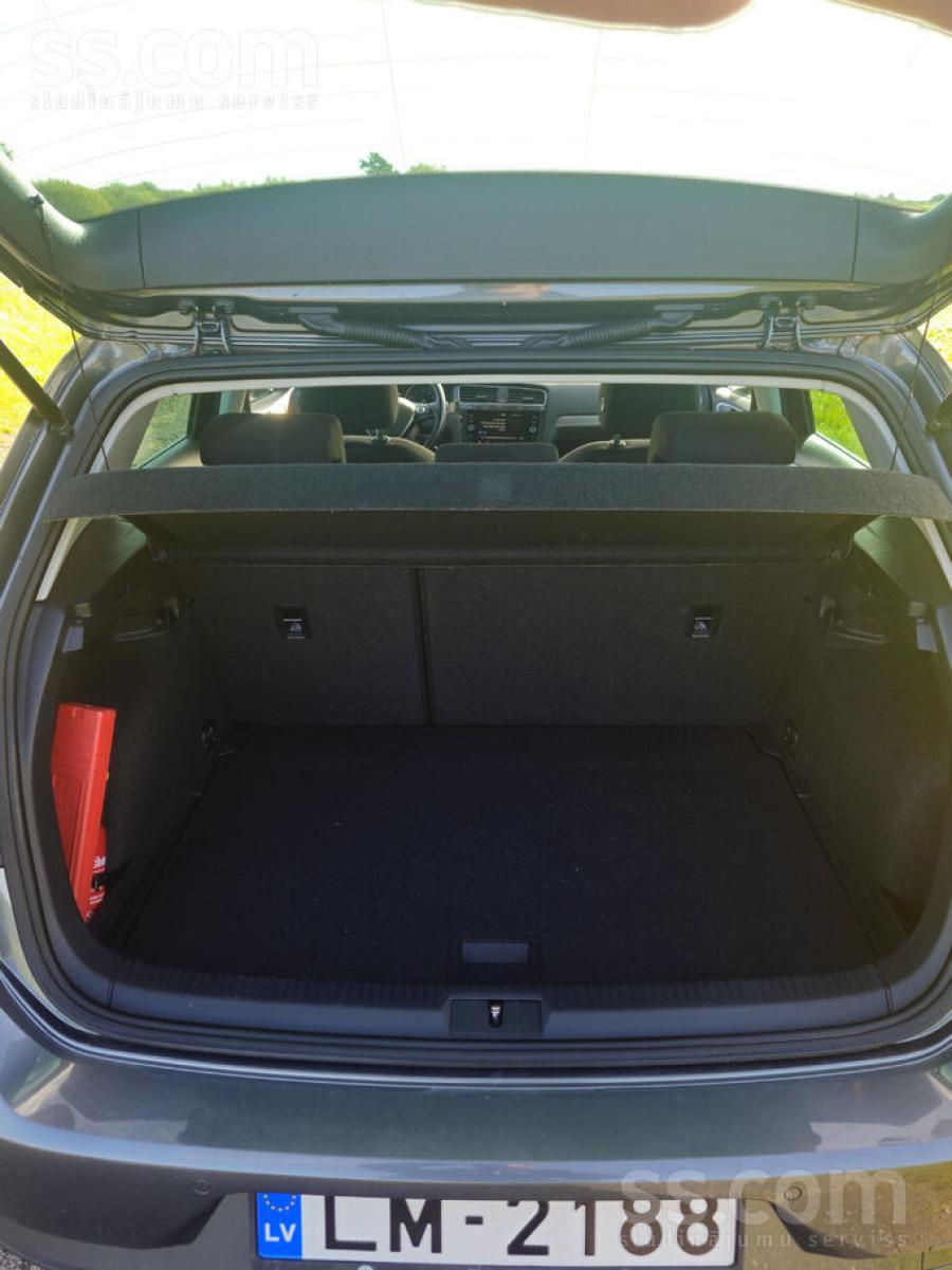 Pelēks Volkswagen Golf 2018 Ventspils, ar dzinēja tilpumu 1.40 L un nobraukumu 95 tūkst. km par 13000 €, foto 12 vietnē AUTOMOTO.COM.LV