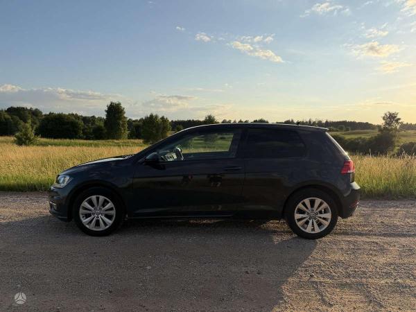 Pelēks Volkswagen Golf 2018 Viļņa, ar dzinēja tilpumu 1.60 L un nobraukumu 300 tūkst. km par 7077 €, foto 6 vietnē AUTOMOTO.COM.LV