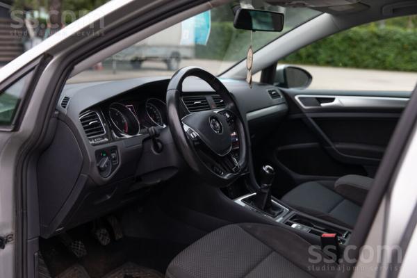 Grey Volkswagen Golf 2018 in Riga, with an engine capacity of 1.60 L and mileage of 216 thousand km for 6600 €, photo 8 on AUTOMOTO.COM.LV