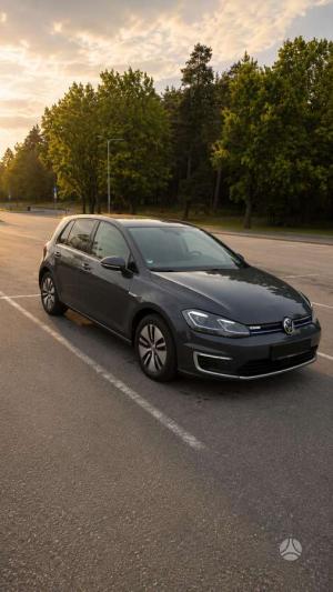 Pelēks Volkswagen Golf 2018 Kauņa, ar dzinēja tilpumu 0.00 L un nobraukumu 100 tūkst. km par 10000 €, foto 3 vietnē AUTOMOTO.COM.LV
