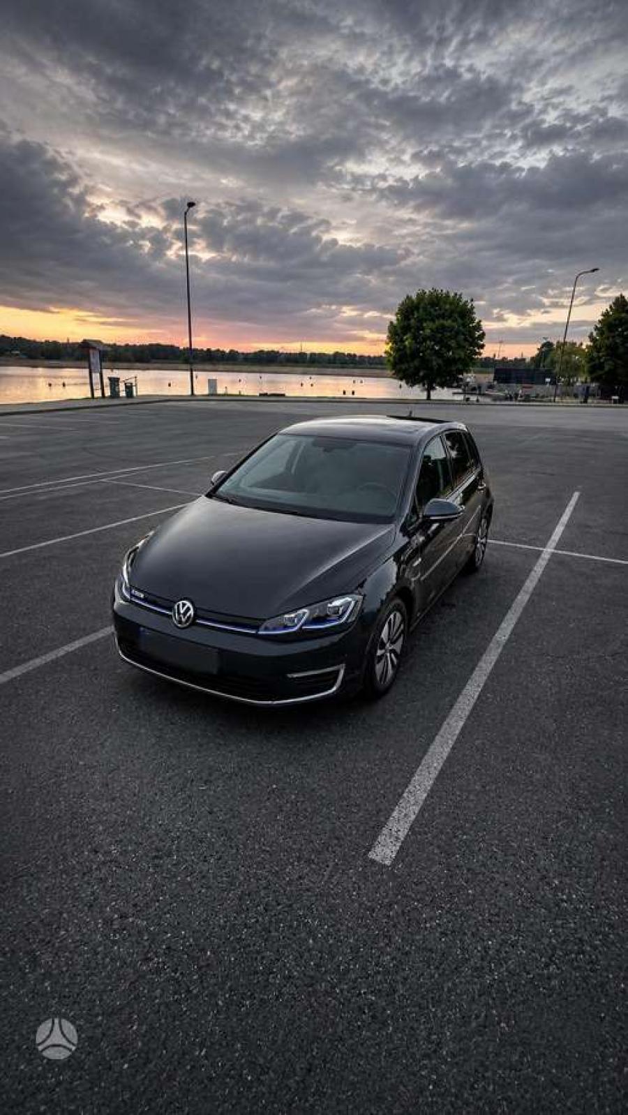 Pelēks Volkswagen Golf 2018 Kauņa, ar dzinēja tilpumu 0.00 L un nobraukumu 100 tūkst. km par 10000 €, foto 4 vietnē AUTOMOTO.COM.LV