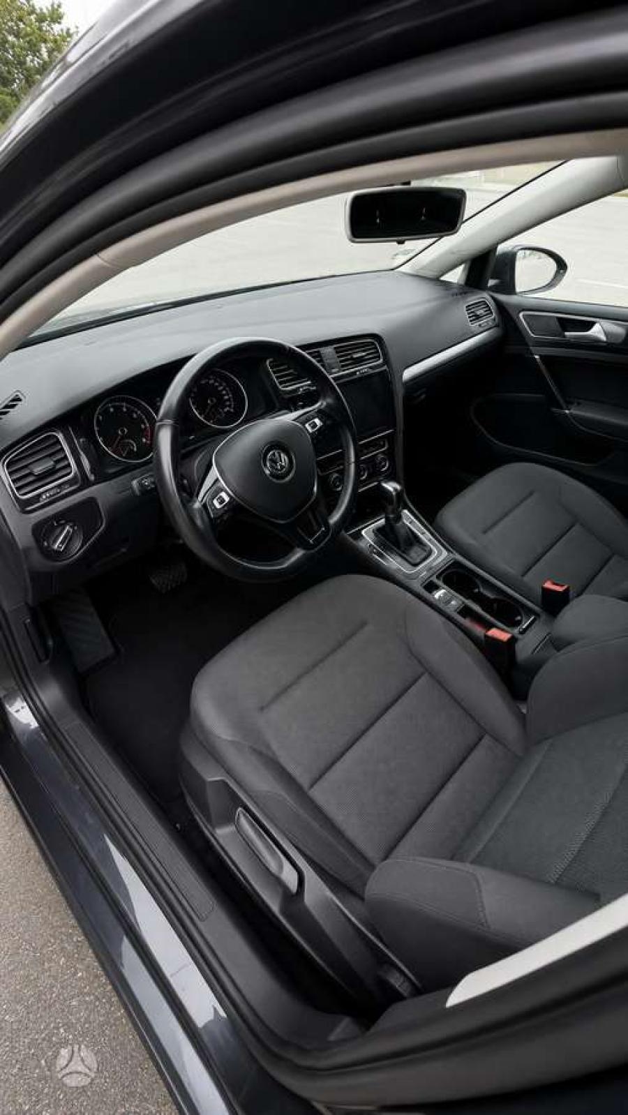 Pelēks Volkswagen Golf 2018 Kauņa, ar dzinēja tilpumu 0.00 L un nobraukumu 100 tūkst. km par 10000 €, foto 8 vietnē AUTOMOTO.COM.LV