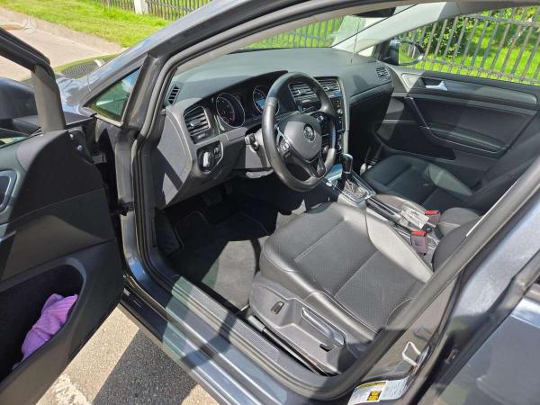 Grey Volkswagen Golf 2018 in Mazeikiai, with an engine capacity of 1.80 L and mileage of 115 thousand km for 11259 €, photo 10 on AUTOMOTO.COM.LV