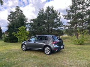 Grey Volkswagen Golf 2018 in Talsi, with an engine capacity of 1.50 L and mileage of 99 thousand km for 13800 €, photo 3 on AUTOMOTO.COM.LV