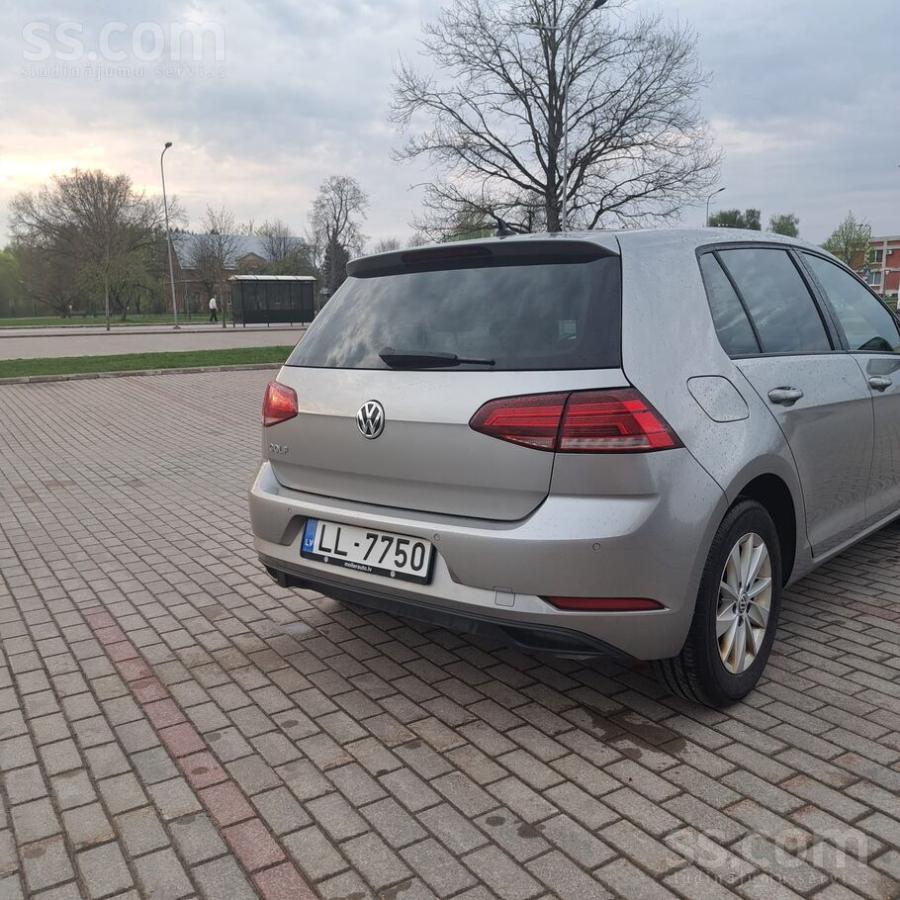 Pelēks Volkswagen Golf 2018 Rīga, ar dzinēja tilpumu 1.60 L un nobraukumu 124 tūkst. km par 11800 €, foto 4 vietnē AUTOMOTO.COM.LV