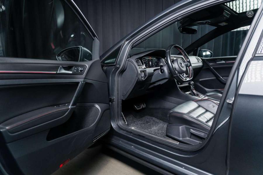 Pelēks Volkswagen Golf 2018 Viļņa, ar dzinēja tilpumu 1.98 L un nobraukumu 139 tūkst. km par 18999 €, foto 15 vietnē AUTOMOTO.COM.LV