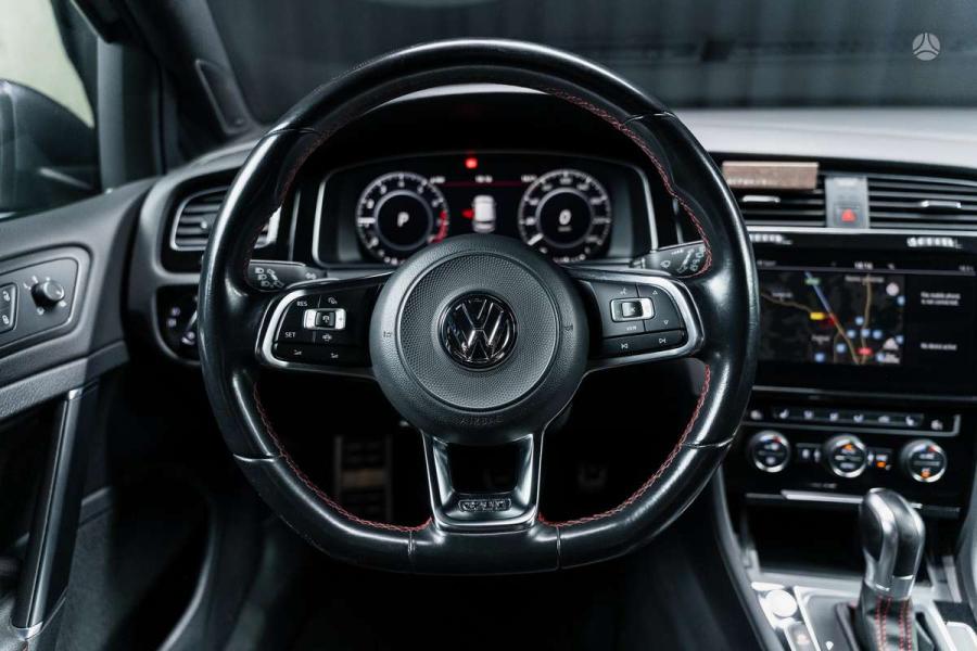 Pelēks Volkswagen Golf 2018 Viļņa, ar dzinēja tilpumu 1.98 L un nobraukumu 139 tūkst. km par 18999 €, foto 18 vietnē AUTOMOTO.COM.LV