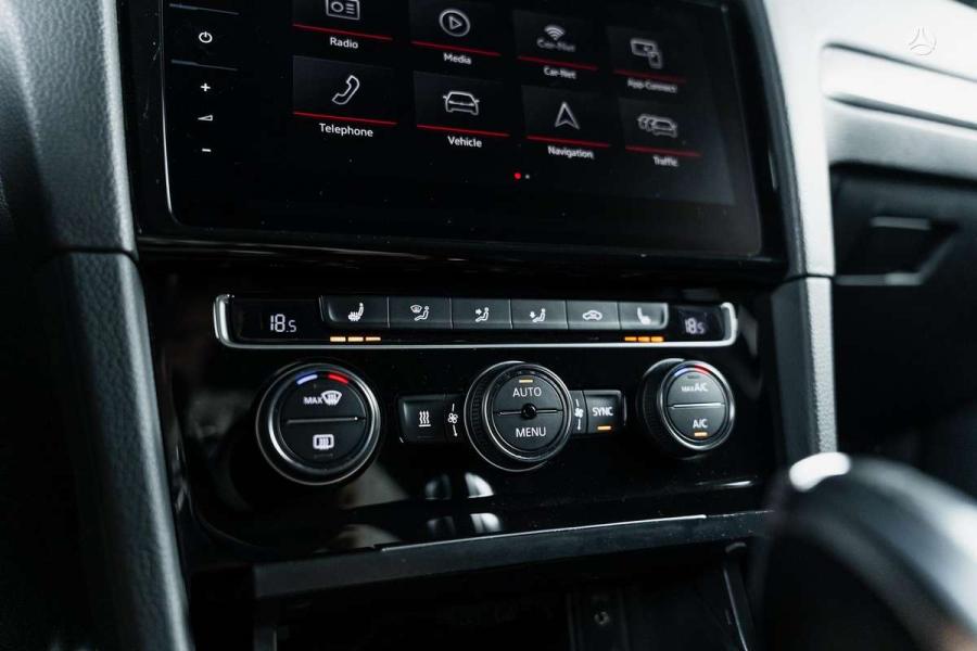 Pelēks Volkswagen Golf 2018 Viļņa, ar dzinēja tilpumu 1.98 L un nobraukumu 139 tūkst. km par 18999 €, foto 24 vietnē AUTOMOTO.COM.LV