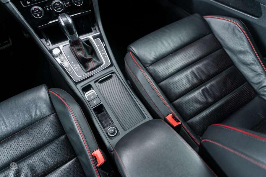 Pelēks Volkswagen Golf 2018 Viļņa, ar dzinēja tilpumu 1.98 L un nobraukumu 139 tūkst. km par 18999 €, foto 27 vietnē AUTOMOTO.COM.LV