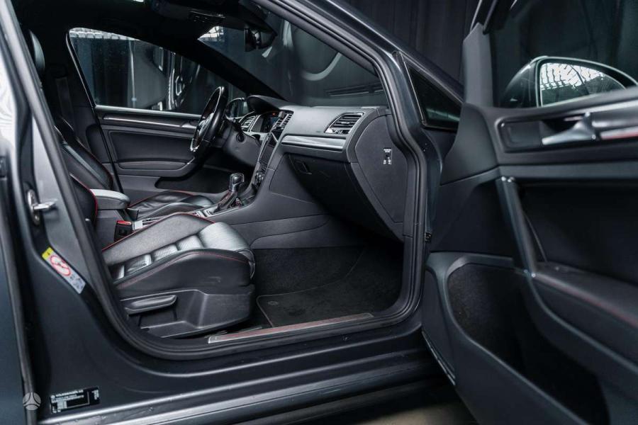 Pelēks Volkswagen Golf 2018 Viļņa, ar dzinēja tilpumu 1.98 L un nobraukumu 139 tūkst. km par 18999 €, foto 28 vietnē AUTOMOTO.COM.LV