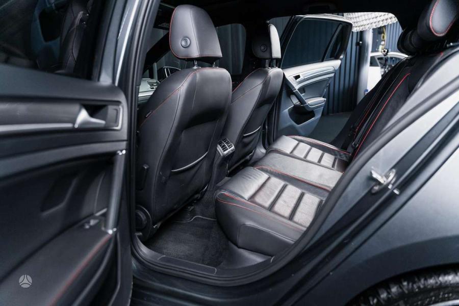 Pelēks Volkswagen Golf 2018 Viļņa, ar dzinēja tilpumu 1.98 L un nobraukumu 139 tūkst. km par 18999 €, foto 32 vietnē AUTOMOTO.COM.LV