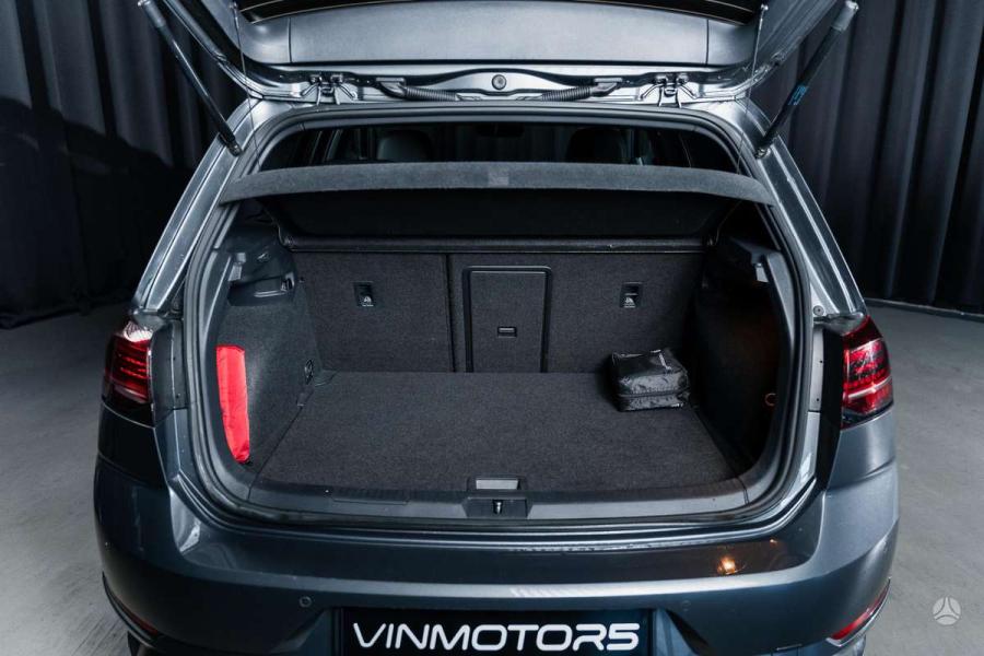 Pelēks Volkswagen Golf 2018 Viļņa, ar dzinēja tilpumu 1.98 L un nobraukumu 139 tūkst. km par 18999 €, foto 34 vietnē AUTOMOTO.COM.LV