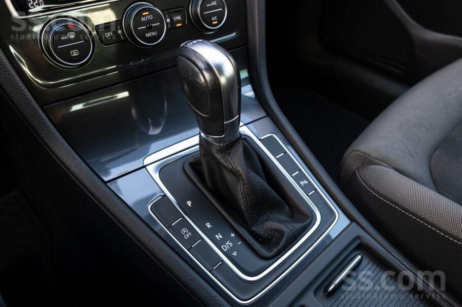 Pelēks Volkswagen Golf 2018 Rīga, ar dzinēja tilpumu 1.50 L un nobraukumu 99 tūkst. km par 14950 €, foto 16 vietnē AUTOMOTO.COM.LV