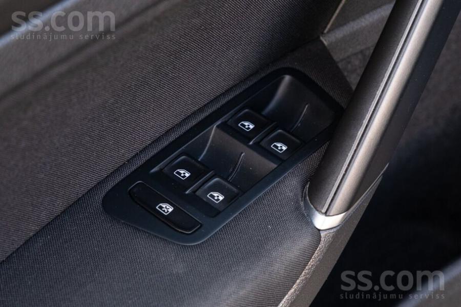 Pelēks Volkswagen Golf 2018 Rīga, ar dzinēja tilpumu 1.50 L un nobraukumu 99 tūkst. km par 14950 €, foto 17 vietnē AUTOMOTO.COM.LV
