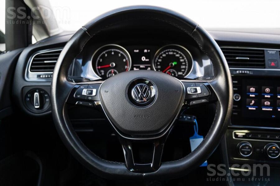 Pelēks Volkswagen Golf 2018 Rīga, ar dzinēja tilpumu 1.50 L un nobraukumu 99 tūkst. km par 14950 €, foto 19 vietnē AUTOMOTO.COM.LV