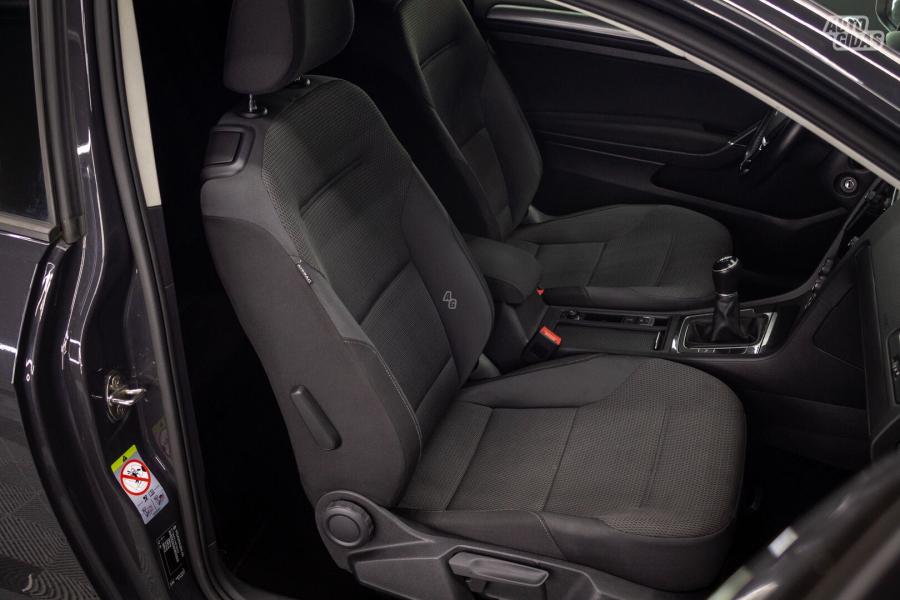 Серый Фольксваген Гольф 2018 в Вильнюс, объемом двигателя 1.60 л и пробегом 303 тыс. км за 6100 €, фото 12 на AUTOMOTO.COM.LV