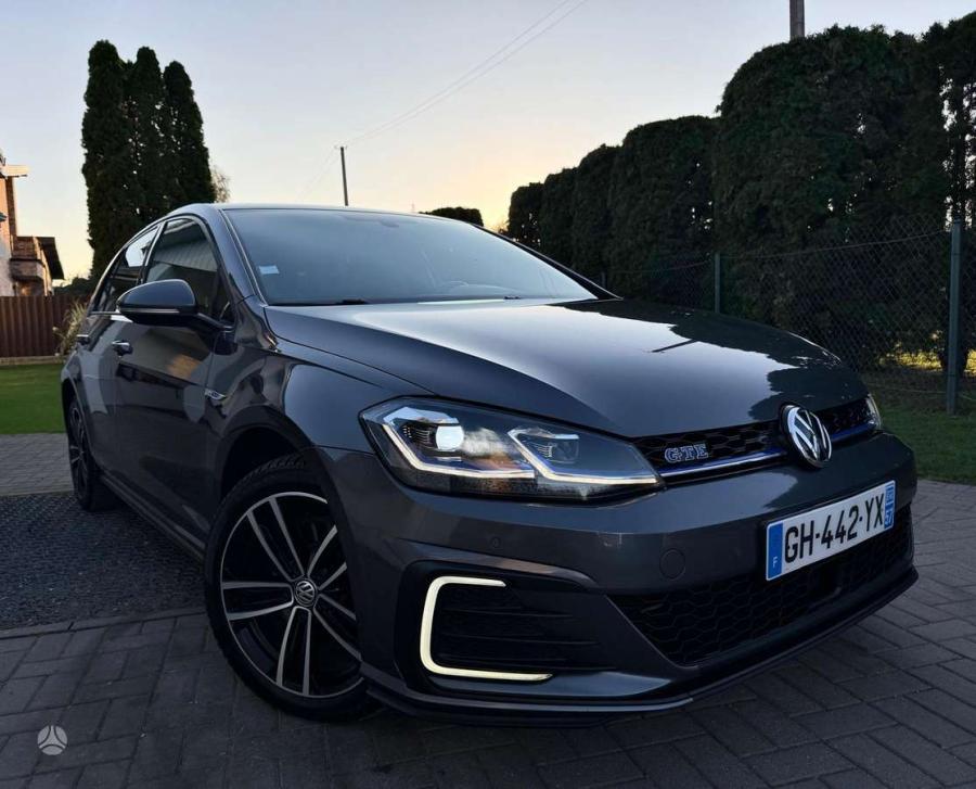 Grey Volkswagen Golf 2018 in Kaunas, with an engine capacity of 1.40 L and mileage of 180 thousand km for 11750 €, photo 19 on AUTOMOTO.COM.LV