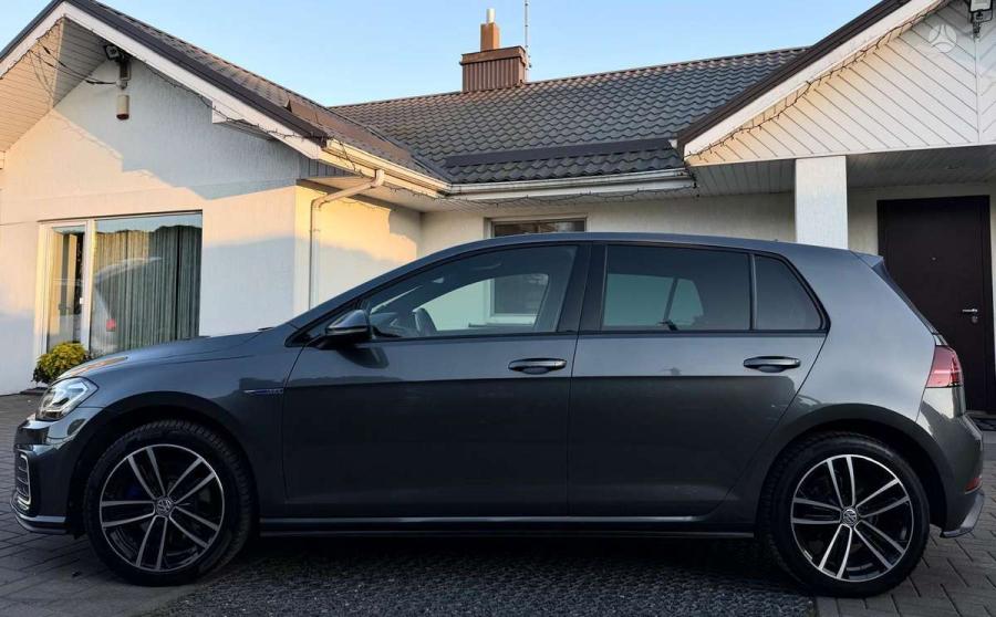 Grey Volkswagen Golf 2018 in Kaunas, with an engine capacity of 1.40 L and mileage of 180 thousand km for 11750 €, photo 22 on AUTOMOTO.COM.LV
