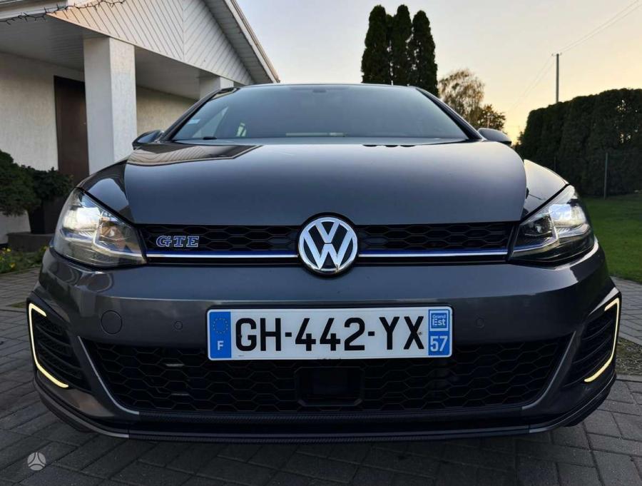 Grey Volkswagen Golf 2018 in Kaunas, with an engine capacity of 1.40 L and mileage of 180 thousand km for 11750 €, photo 25 on AUTOMOTO.COM.LV