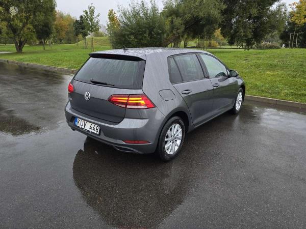 Pelēks Volkswagen Golf 2019 Panevēža, ar dzinēja tilpumu 1.00 L un nobraukumu 242 tūkst. km par 8712 €, foto 3 vietnē AUTOMOTO.COM.LV