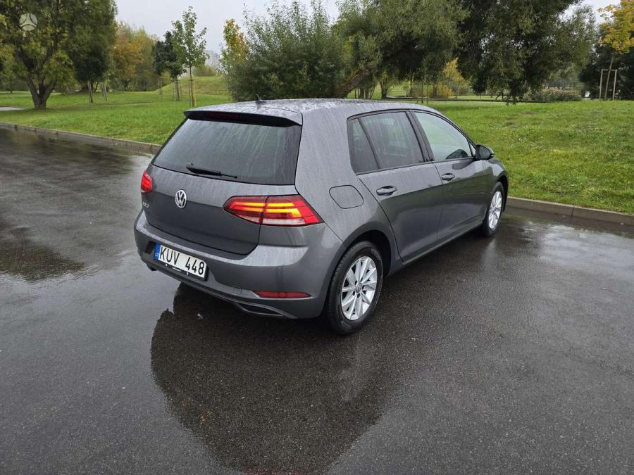 Grey Volkswagen Golf 2019 in Panevezys, with an engine capacity of 1.00 L and mileage of 242 thousand km for 8712 €, photo 3 on AUTOMOTO.COM.LV