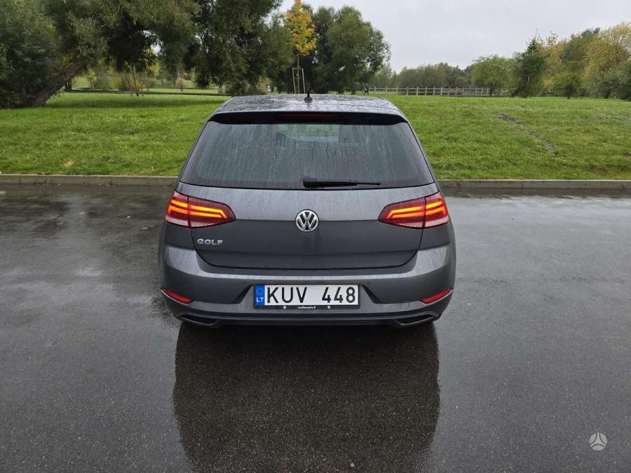 Grey Volkswagen Golf 2019 in Panevezys, with an engine capacity of 1.00 L and mileage of 242 thousand km for 8712 €, photo 6 on AUTOMOTO.COM.LV