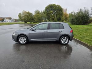Grey Volkswagen Golf 2019 in Panevezys, with an engine capacity of 1.00 L and mileage of 242 thousand km for 8712 €, photo 7 on AUTOMOTO.COM.LV