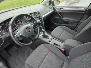 Grey Volkswagen Golf 2019 in Panevezys, with an engine capacity of 1.00 L and mileage of 242 thousand km for 8712 €, photo 11 on AUTOMOTO.COM.LV