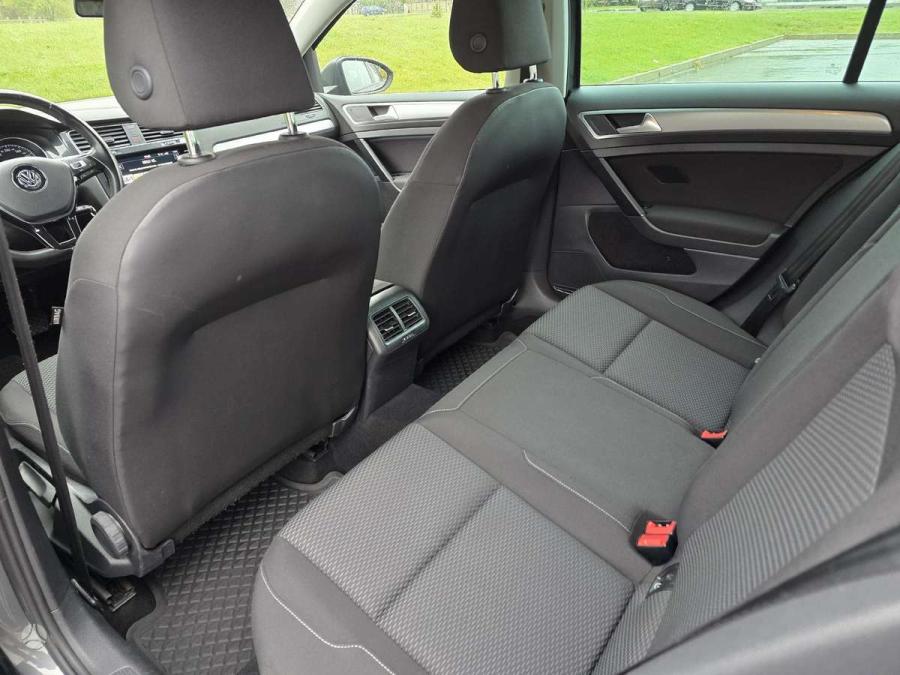 Grey Volkswagen Golf 2019 in Panevezys, with an engine capacity of 1.00 L and mileage of 242 thousand km for 8712 €, photo 12 on AUTOMOTO.COM.LV