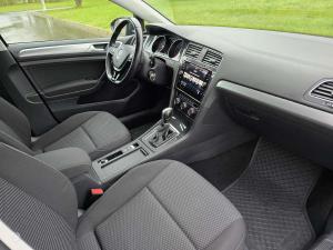 Grey Volkswagen Golf 2019 in Panevezys, with an engine capacity of 1.00 L and mileage of 242 thousand km for 8712 €, photo 13 on AUTOMOTO.COM.LV