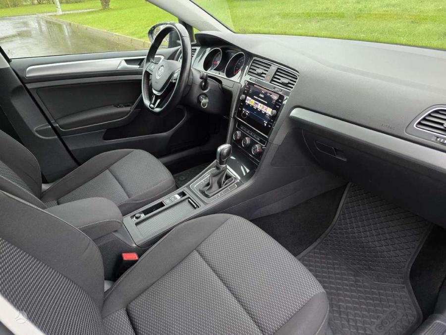 Grey Volkswagen Golf 2019 in Panevezys, with an engine capacity of 1.00 L and mileage of 242 thousand km for 8712 €, photo 13 on AUTOMOTO.COM.LV