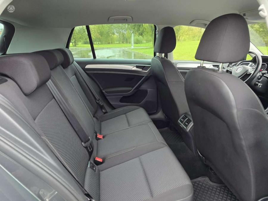 Grey Volkswagen Golf 2019 in Panevezys, with an engine capacity of 1.00 L and mileage of 242 thousand km for 8712 €, photo 14 on AUTOMOTO.COM.LV