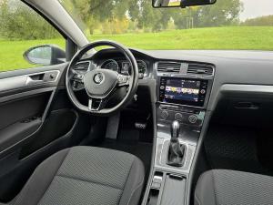 Grey Volkswagen Golf 2019 in Panevezys, with an engine capacity of 1.00 L and mileage of 242 thousand km for 8712 €, photo 16 on AUTOMOTO.COM.LV