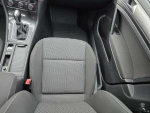 Grey Volkswagen Golf 2019 in Panevezys, with an engine capacity of 1.00 L and mileage of 242 thousand km for 8712 €, photo 17 on AUTOMOTO.COM.LV