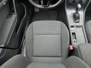 Grey Volkswagen Golf 2019 in Panevezys, with an engine capacity of 1.00 L and mileage of 242 thousand km for 8712 €, photo 18 on AUTOMOTO.COM.LV