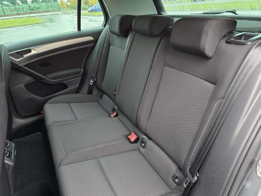 Grey Volkswagen Golf 2019 in Panevezys, with an engine capacity of 1.00 L and mileage of 242 thousand km for 8712 €, photo 26 on AUTOMOTO.COM.LV