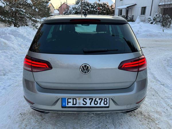 Grey Volkswagen Golf 2019 in Vilnius, with an engine capacity of 1.97 L and mileage of 217 thousand km for 11490 €, photo 8 on AUTOMOTO.COM.LV