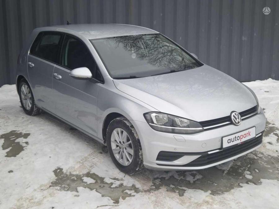 Grey Volkswagen Golf 2019 in Vilnius, with an engine capacity of 1.60 L and mileage of 137 thousand km for 11900 €, photo 2 on AUTOMOTO.COM.LV