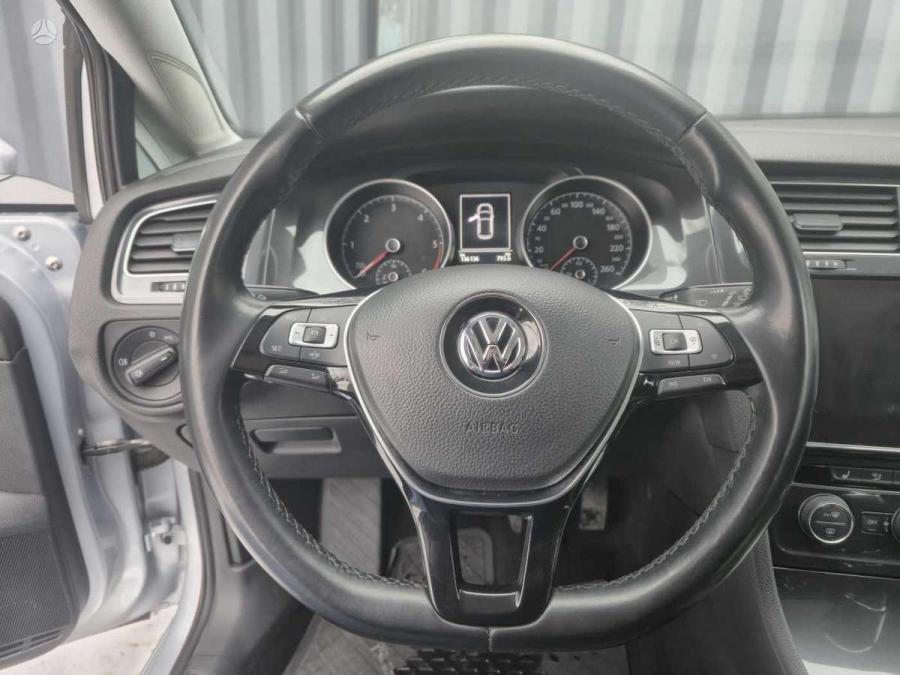 Grey Volkswagen Golf 2019 in Vilnius, with an engine capacity of 1.60 L and mileage of 137 thousand km for 11900 €, photo 8 on AUTOMOTO.COM.LV