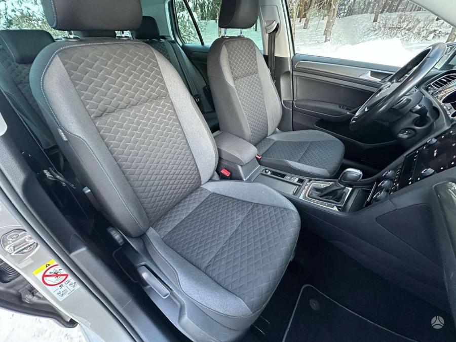 Grey Volkswagen Golf 2019 in Vilnius, with an engine capacity of 1.97 L and mileage of 217 thousand km for 10950 €, photo 24 on AUTOMOTO.COM.LV