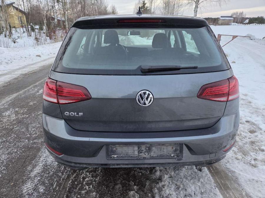 Grey Volkswagen Golf 2019 in Kaunas, with an engine capacity of 1.60 L and mileage of 121 thousand km for 5200 €, photo 8 on AUTOMOTO.COM.LV