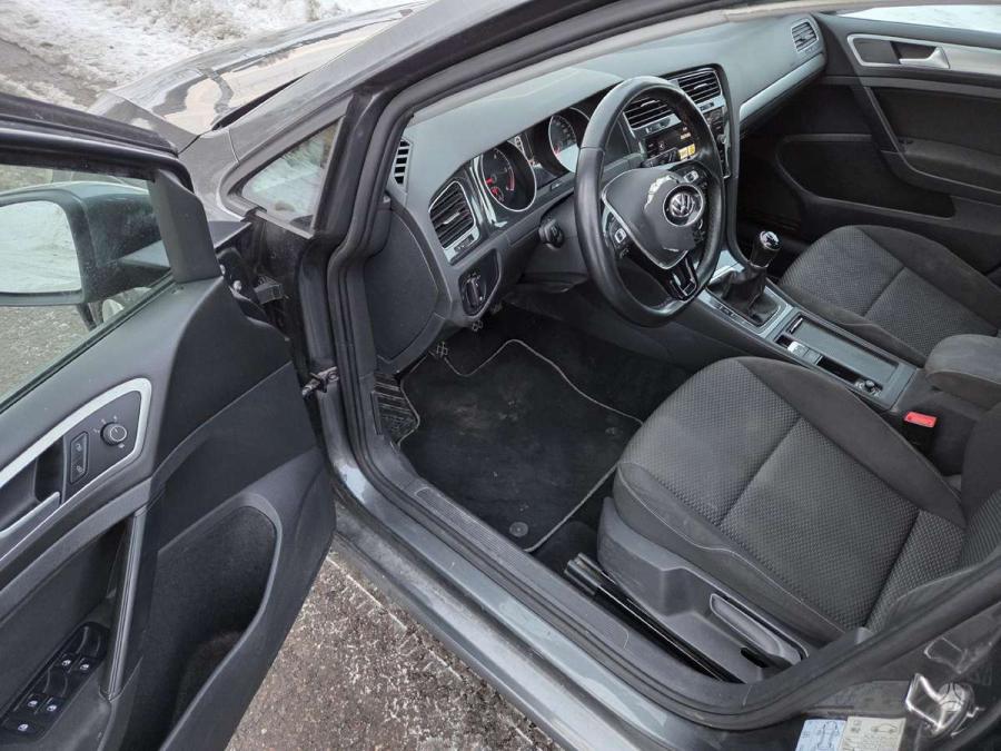 Grey Volkswagen Golf 2019 in Kaunas, with an engine capacity of 1.60 L and mileage of 121 thousand km for 5200 €, photo 11 on AUTOMOTO.COM.LV