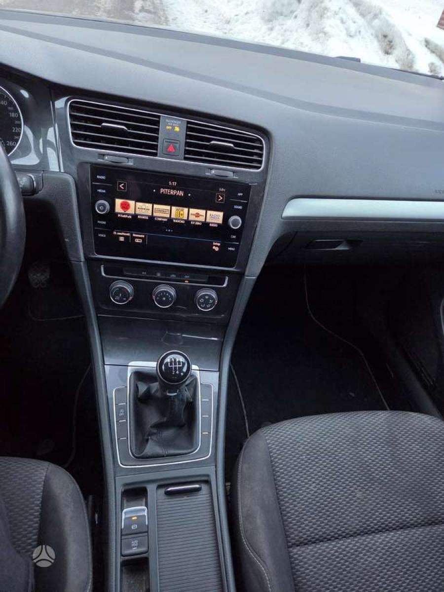 Grey Volkswagen Golf 2019 in Kaunas, with an engine capacity of 1.60 L and mileage of 121 thousand km for 5200 €, photo 17 on AUTOMOTO.COM.LV