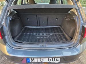 Pelēks Volkswagen Golf 2019 Elektrėnai, ar dzinēja tilpumu 1.60 L un nobraukumu 79 tūkst. km par 14800 €, foto 14 vietnē AUTOMOTO.COM.LV