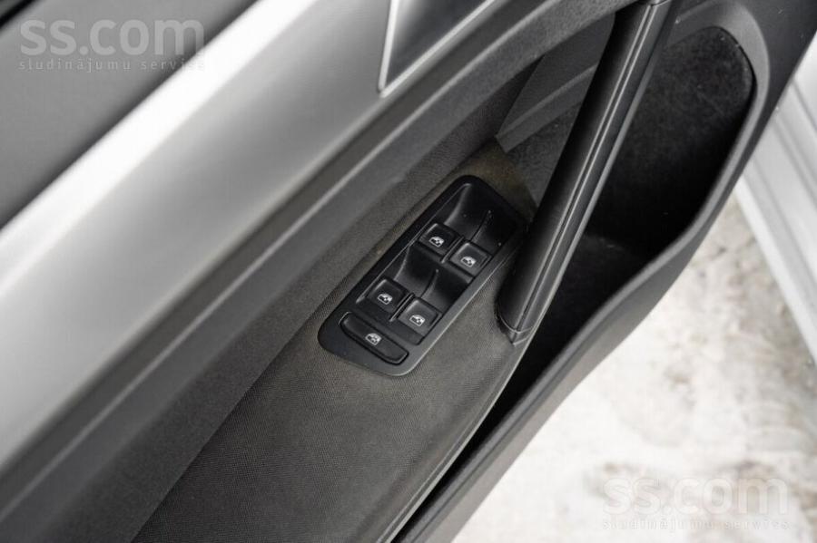 Pelēks Volkswagen Golf 2019 Rīga, ar dzinēja tilpumu 1.50 L un nobraukumu 137 tūkst. km par 10950 €, foto 9 vietnē AUTOMOTO.COM.LV