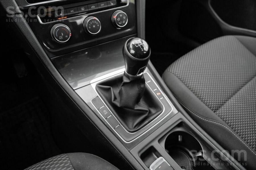 Pelēks Volkswagen Golf 2019 Rīga, ar dzinēja tilpumu 1.50 L un nobraukumu 137 tūkst. km par 10950 €, foto 13 vietnē AUTOMOTO.COM.LV